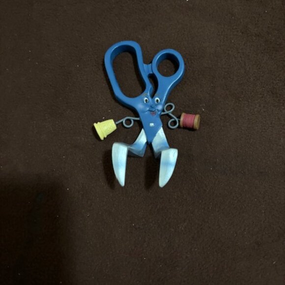 WMG | Other | Wmg Anthropomorphic Sewing Notion Shelf Sitter Smiling ...